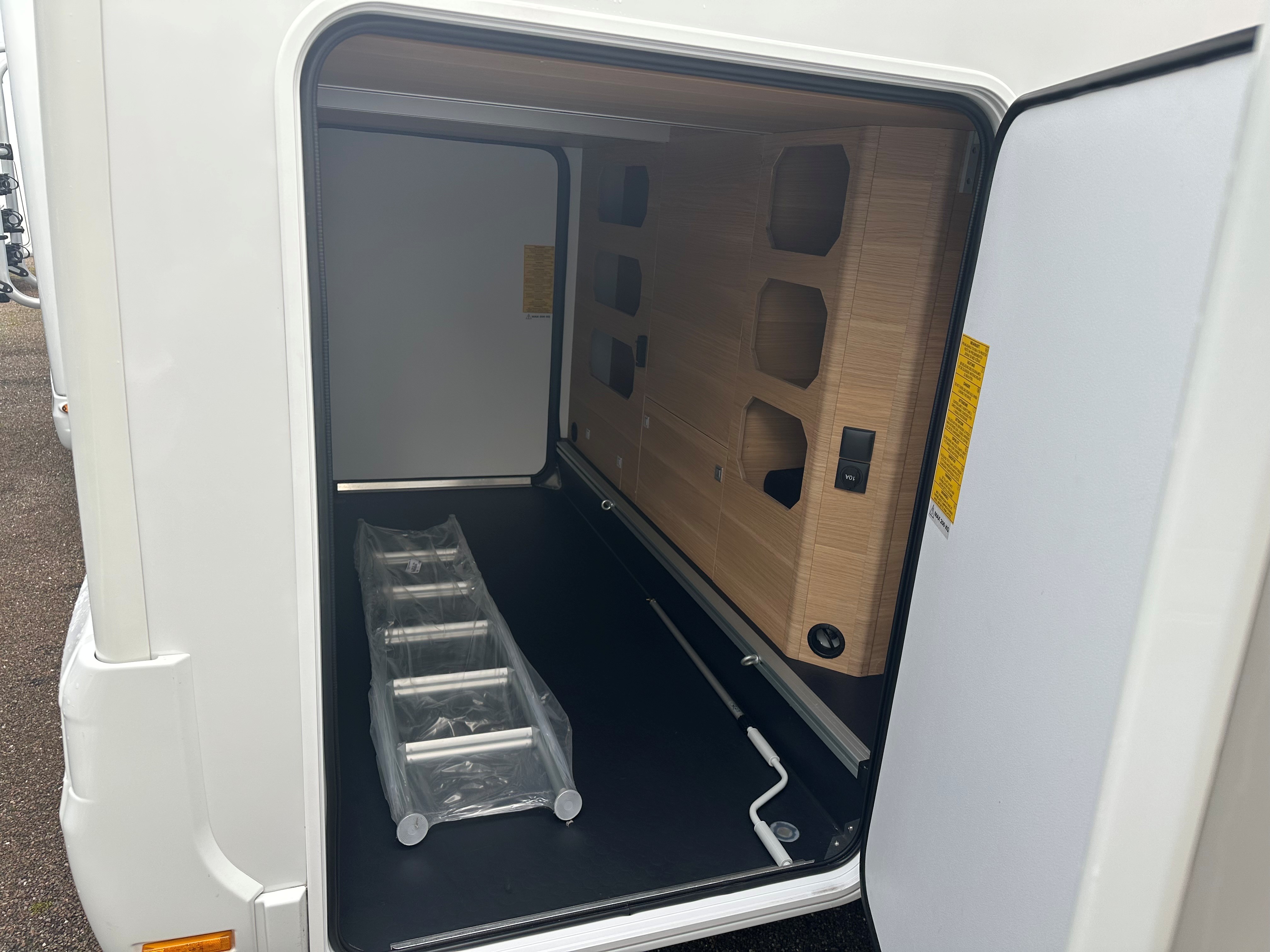 Camping car PROFILE Adria MATRIX 670 DL PLUS Occasion - Libertium ...