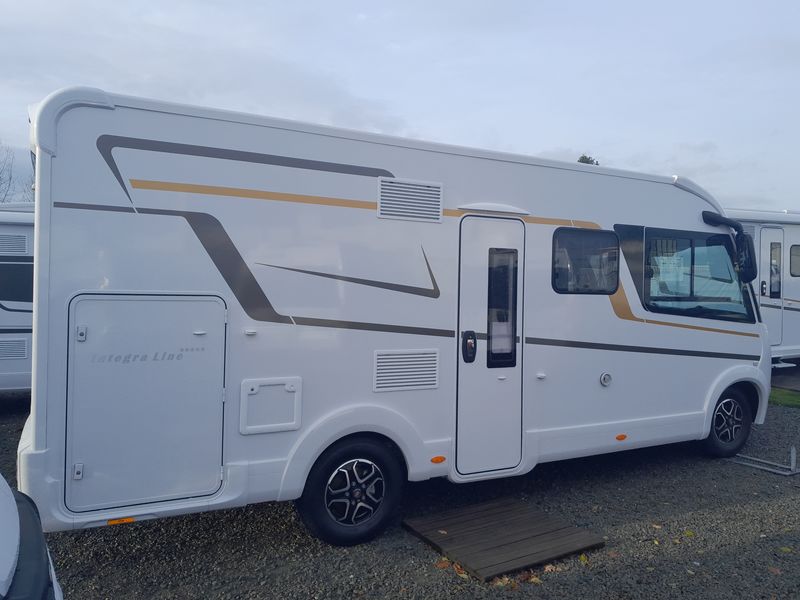 Camping car INTEGRAL EURAMOBIL INTEGRA LINE 695 LF Neuf - Libertium ...