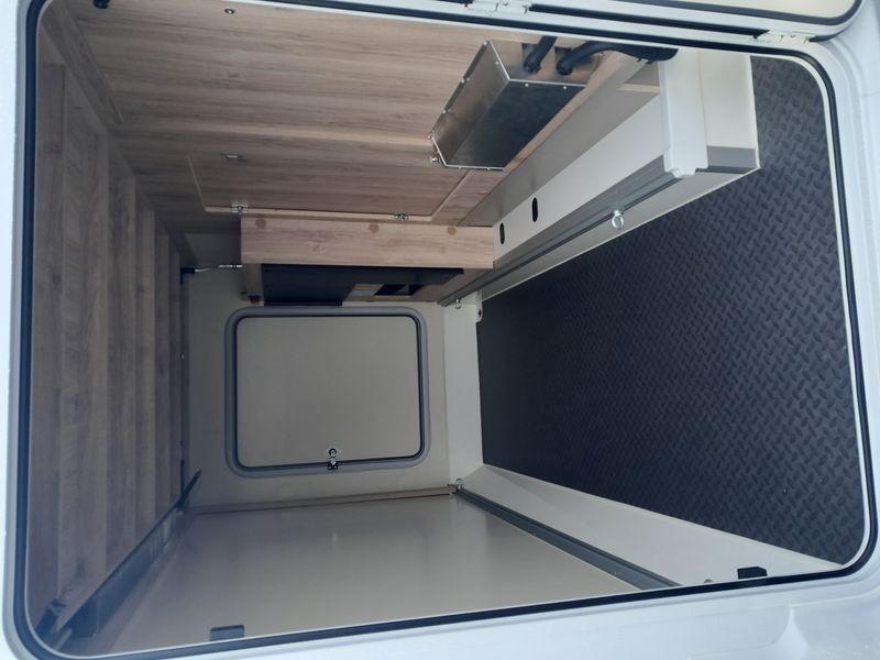 Camping car INTEGRAL EURAMOBIL INTEGRA LINE 695 LF Neuf - Libertium ...